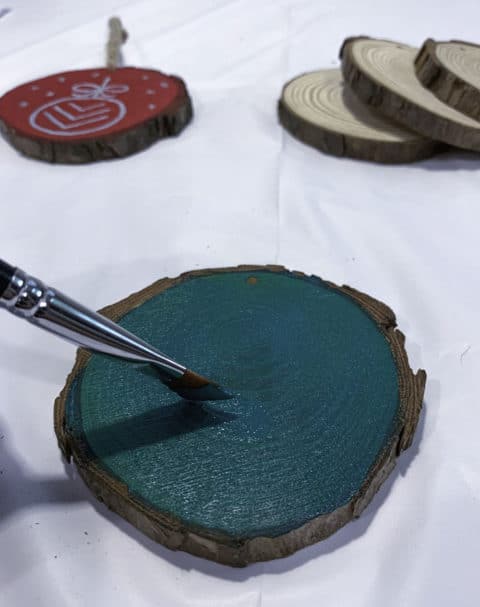 How to paint wood slice ornaments with nordic patterns - Learn to ...